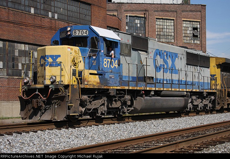 CSX 8704